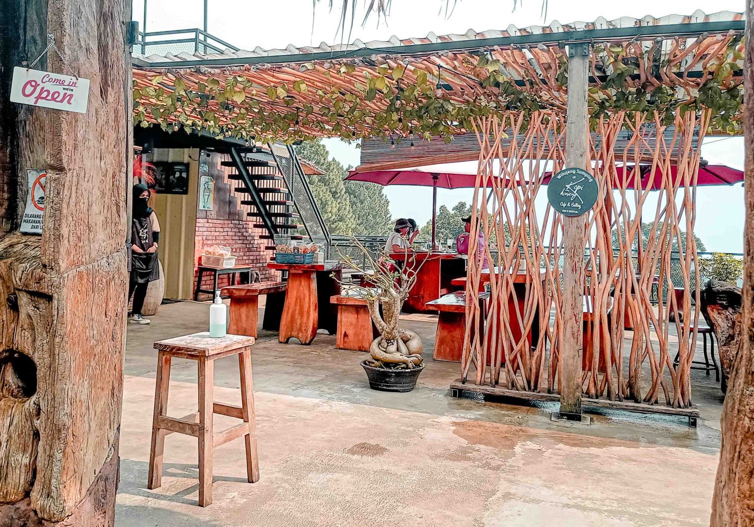 Kopi Koneng KM 0 Sentul, Tempat WFH untuk Penikmat Seni - Bucket List ...